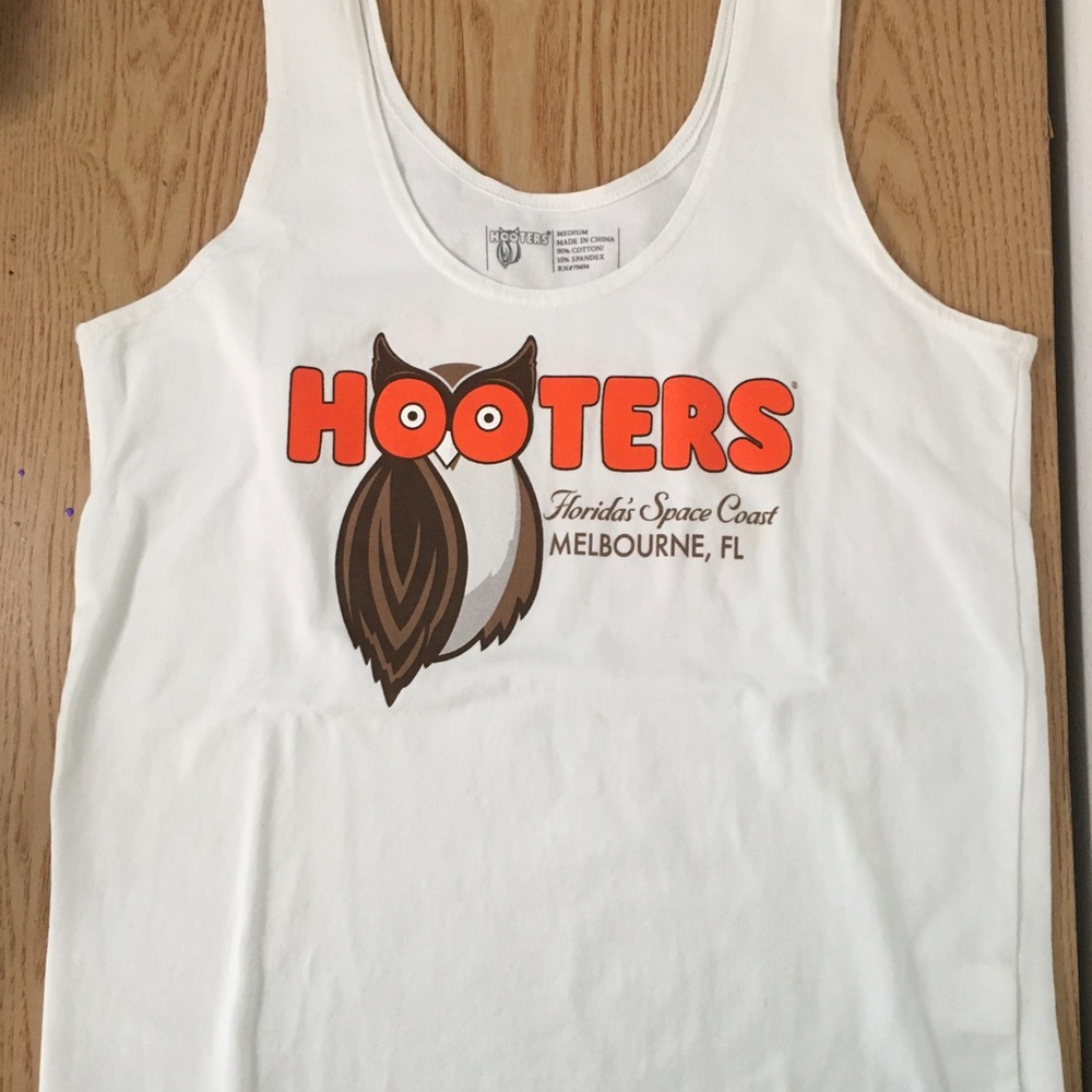B6 Hooters Girl Worn Rare Uniform Tank From Melbourne… - Gem